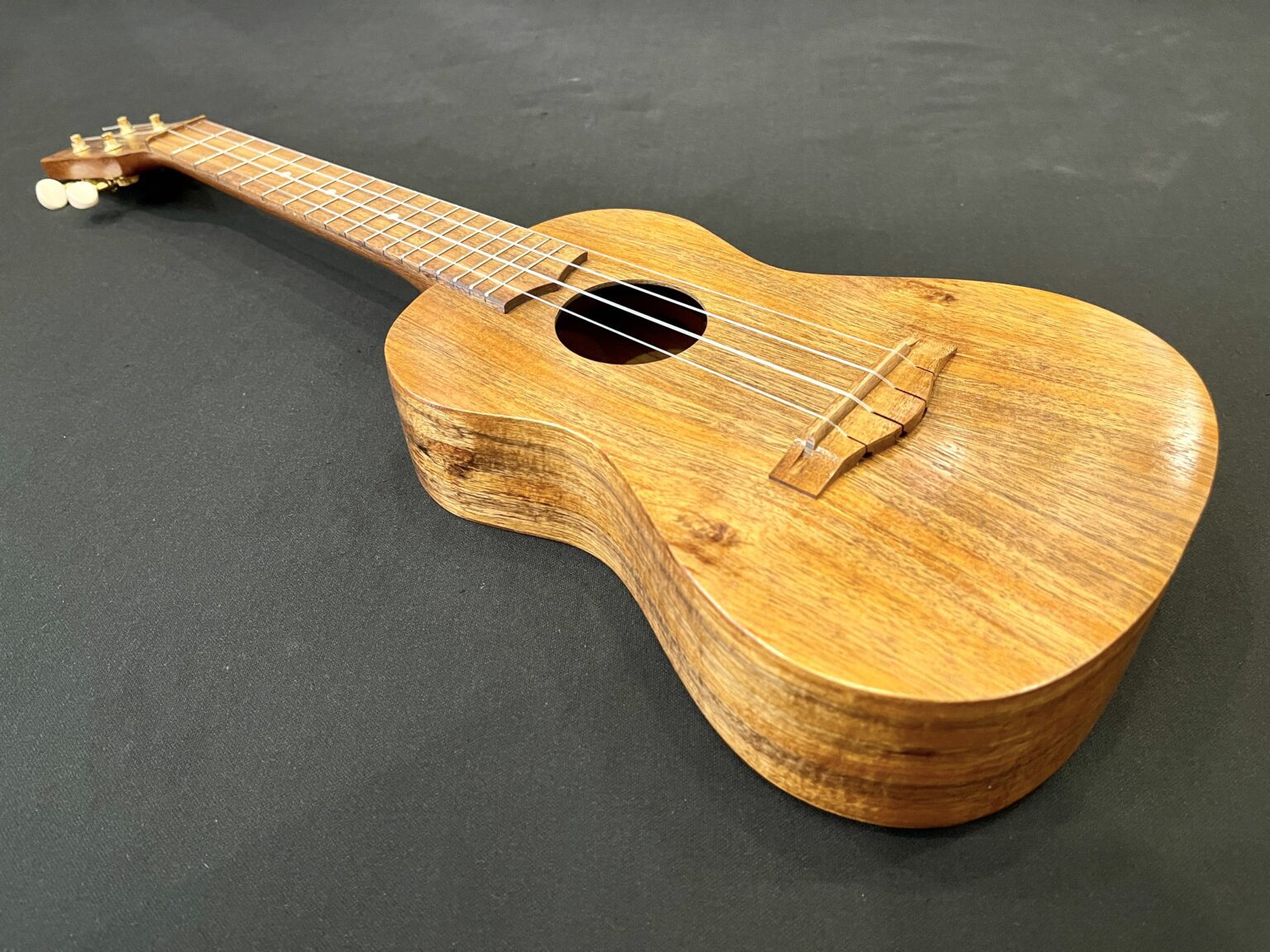 Hawaiian Handmade Ukuleles - Ukulele Store
