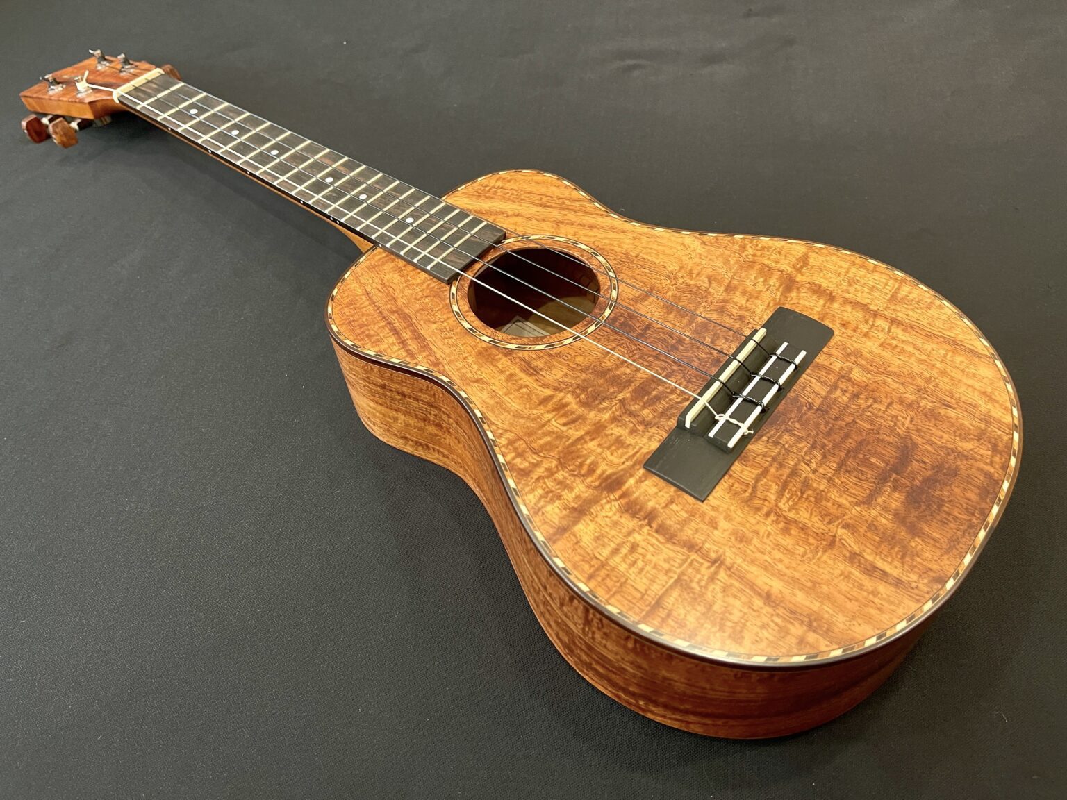 Hawaiian Handmade Ukuleles – Ukulele Store
